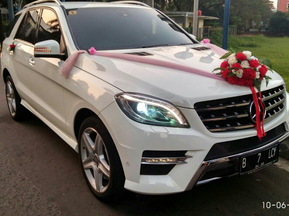 sewa MERCEDES BENZ - rental MERCY- GL 400 | Jakartaweddingcar.com